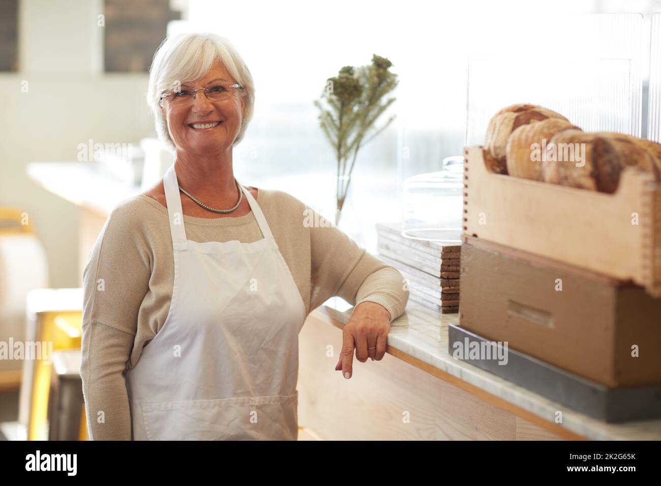 Bakery baker coffee shop store hi-res stock photography and images - Alamy