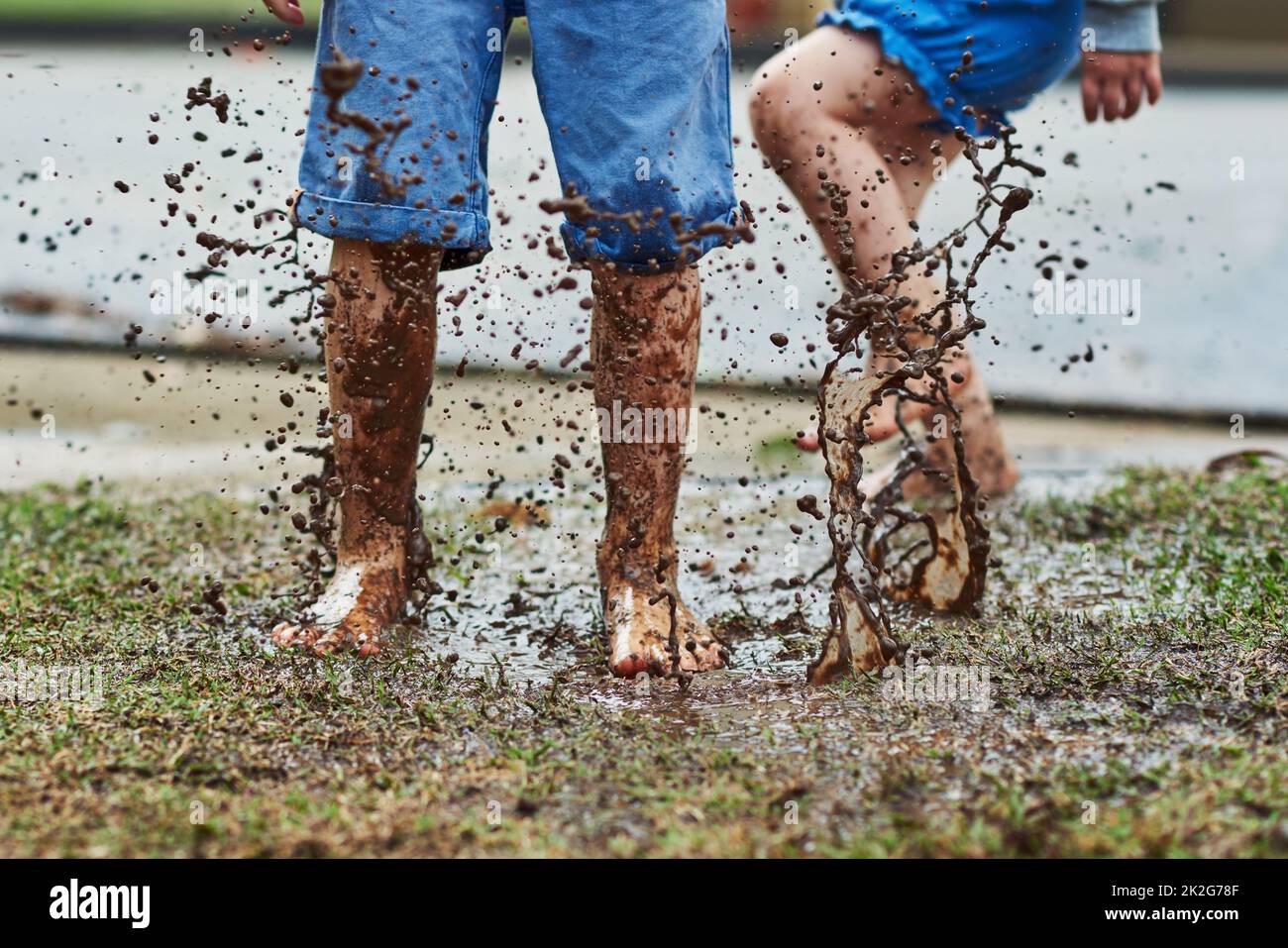 Children jumping water hi-res stock photography and images - Alamy