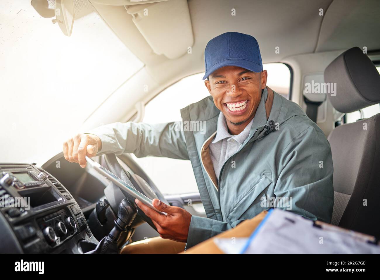 Delivery person driving van hi-res stock photography and images - Alamy