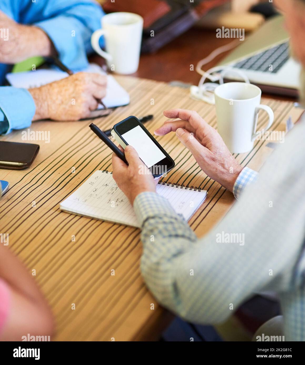 Seniors drinking around a table hi-res stock photography and images - Alamy