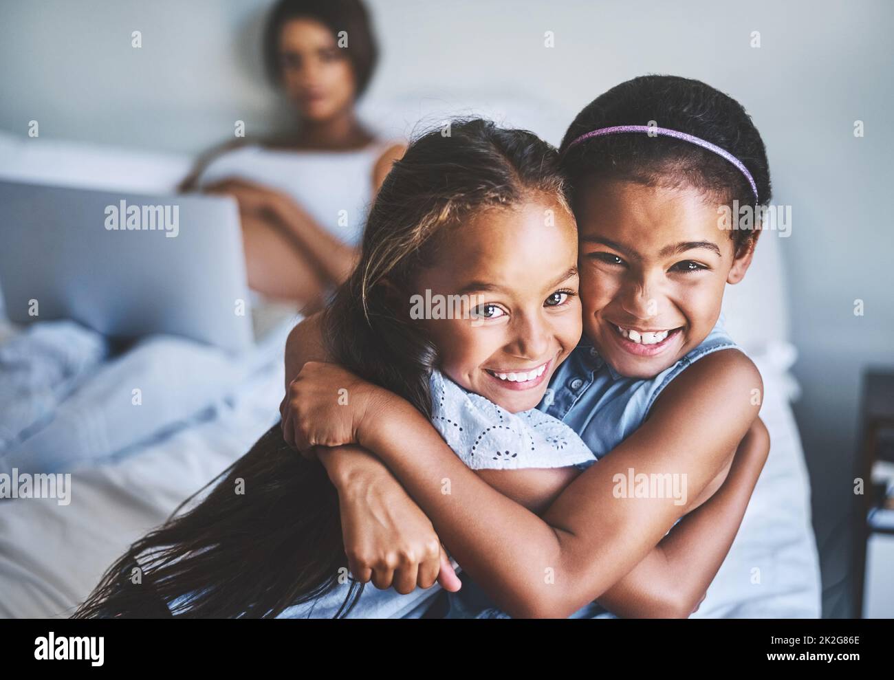 Girls arms around each other hi-res stock photography and images - Alamy
