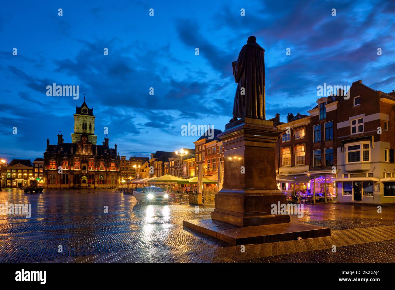 Delft Market Square Markt in the evening. Delfth, Netherlands Stock ...
