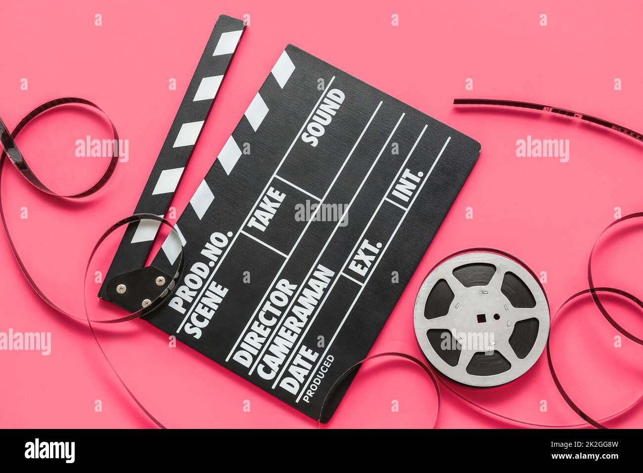 Black film clapper board pink hi-res stock photography and images - Alamy