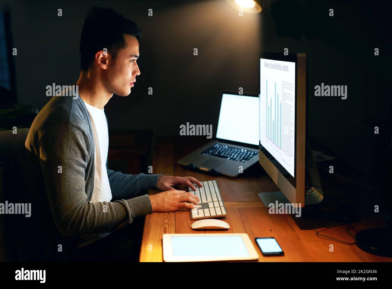 Working long hours in office hi-res stock photography and images - Alamy