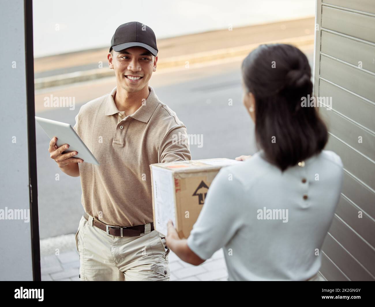 Receiving order hi-res stock photography and images - Alamy
