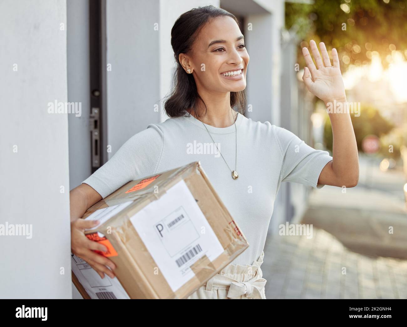 Man waving goodbye hi-res stock photography and images - Alamy