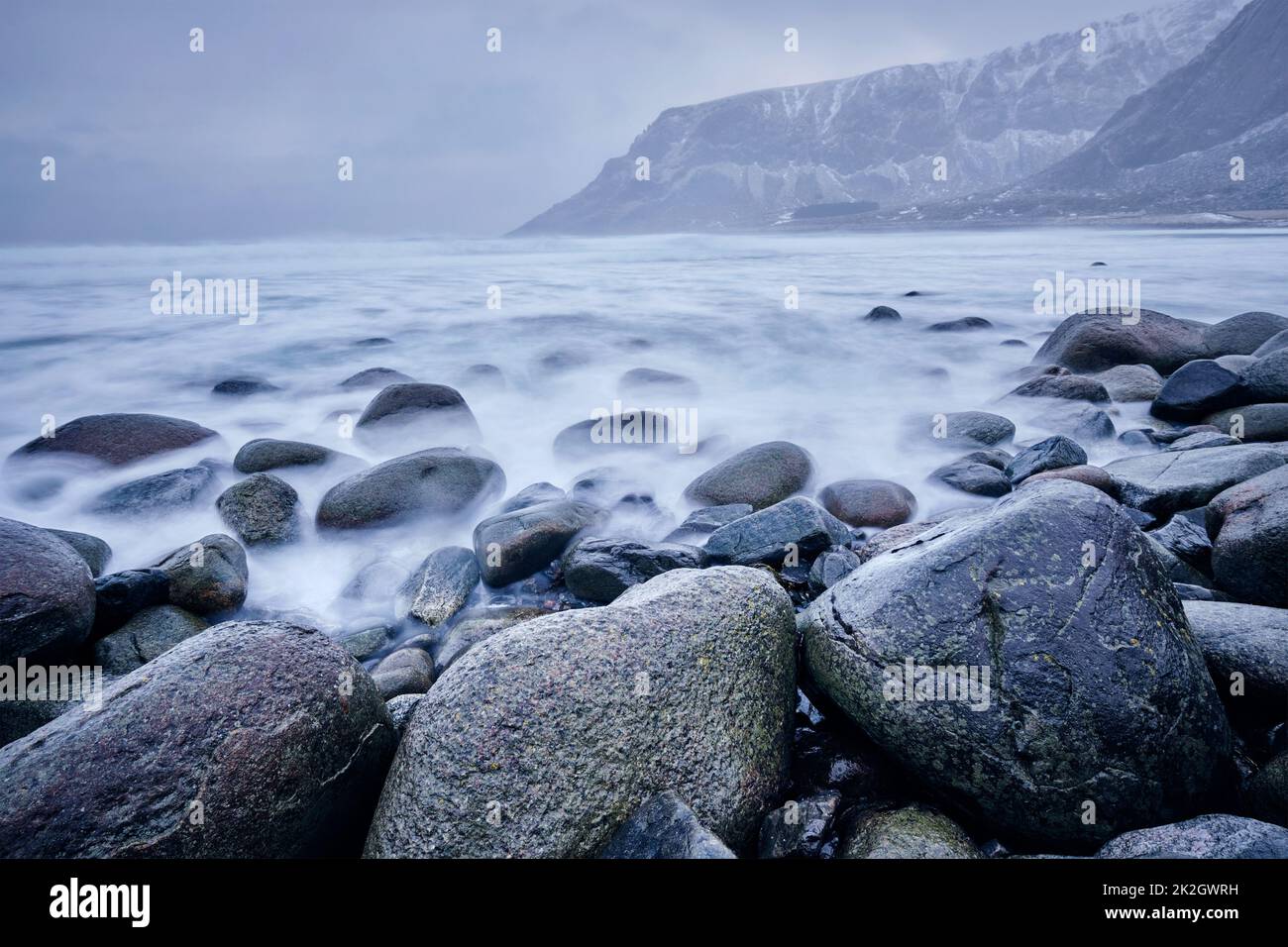 Surging wave hi-res stock photography and images - Alamy