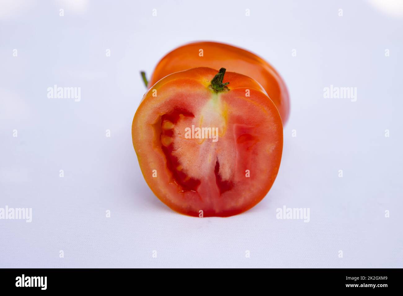 Tomato slice red hi-res stock photography and images - Alamy