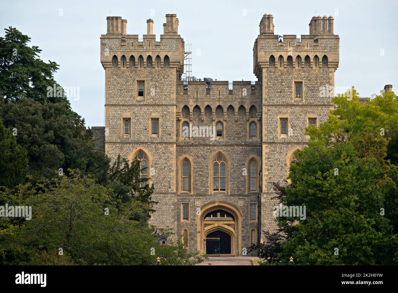 Windsor Castle entrance from the long walk Stock Photo - Alamy