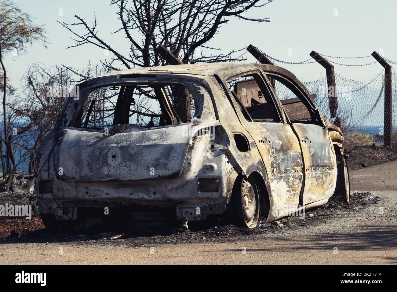 Izmir, Turkey - July 23, 2022: Rear view of Burnt car it aftermath the ...