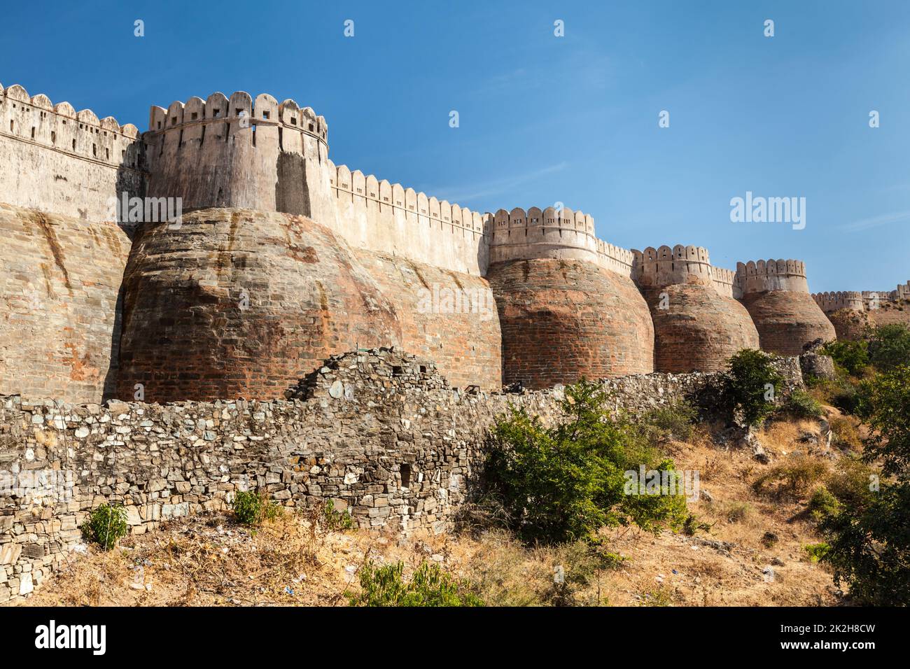 Kumbhalgarh fort wall, Rajasthan, India Stock Photo - Alamy