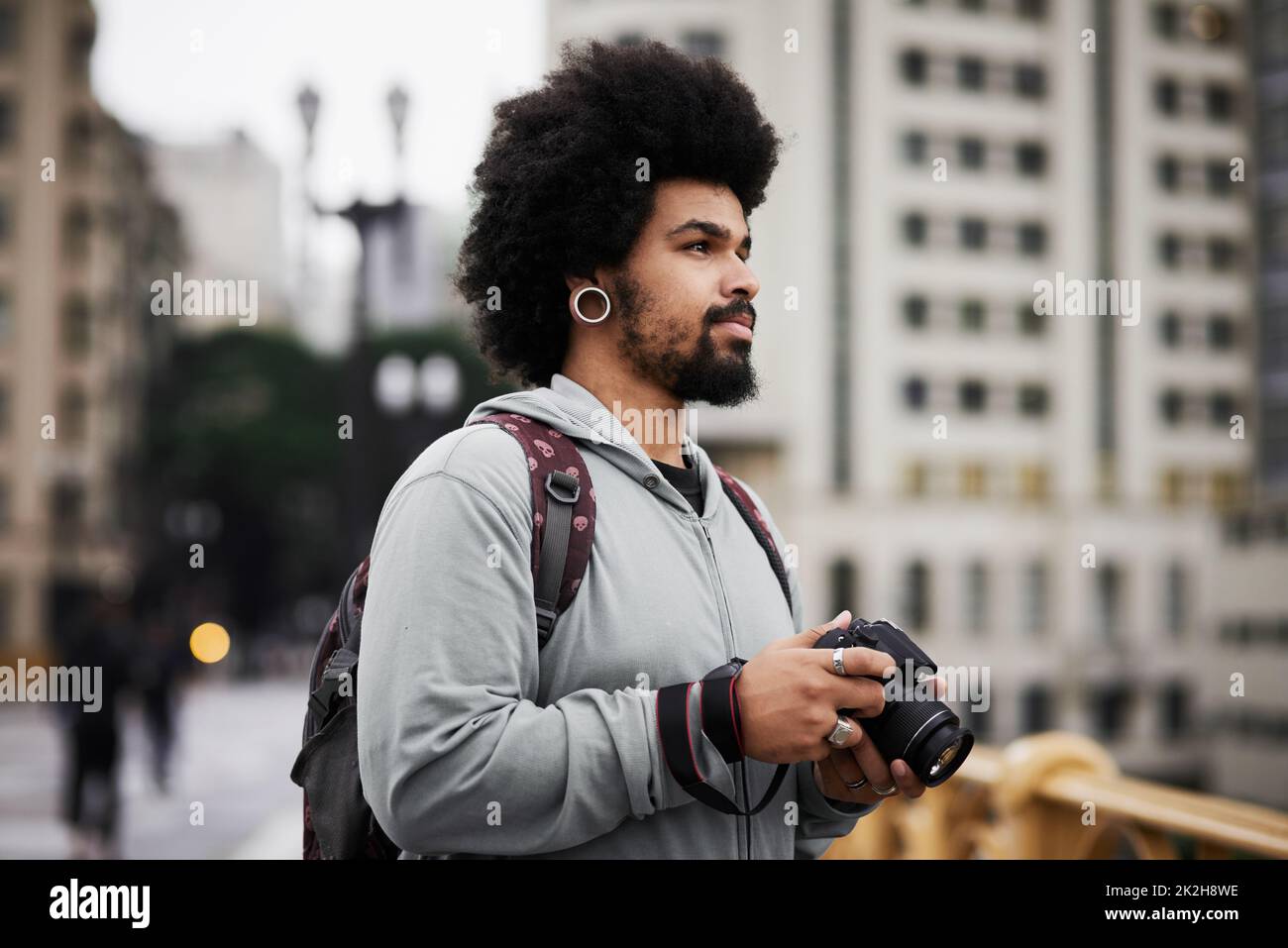 Man taking photos pictures hi-res stock photography and images - Alamy