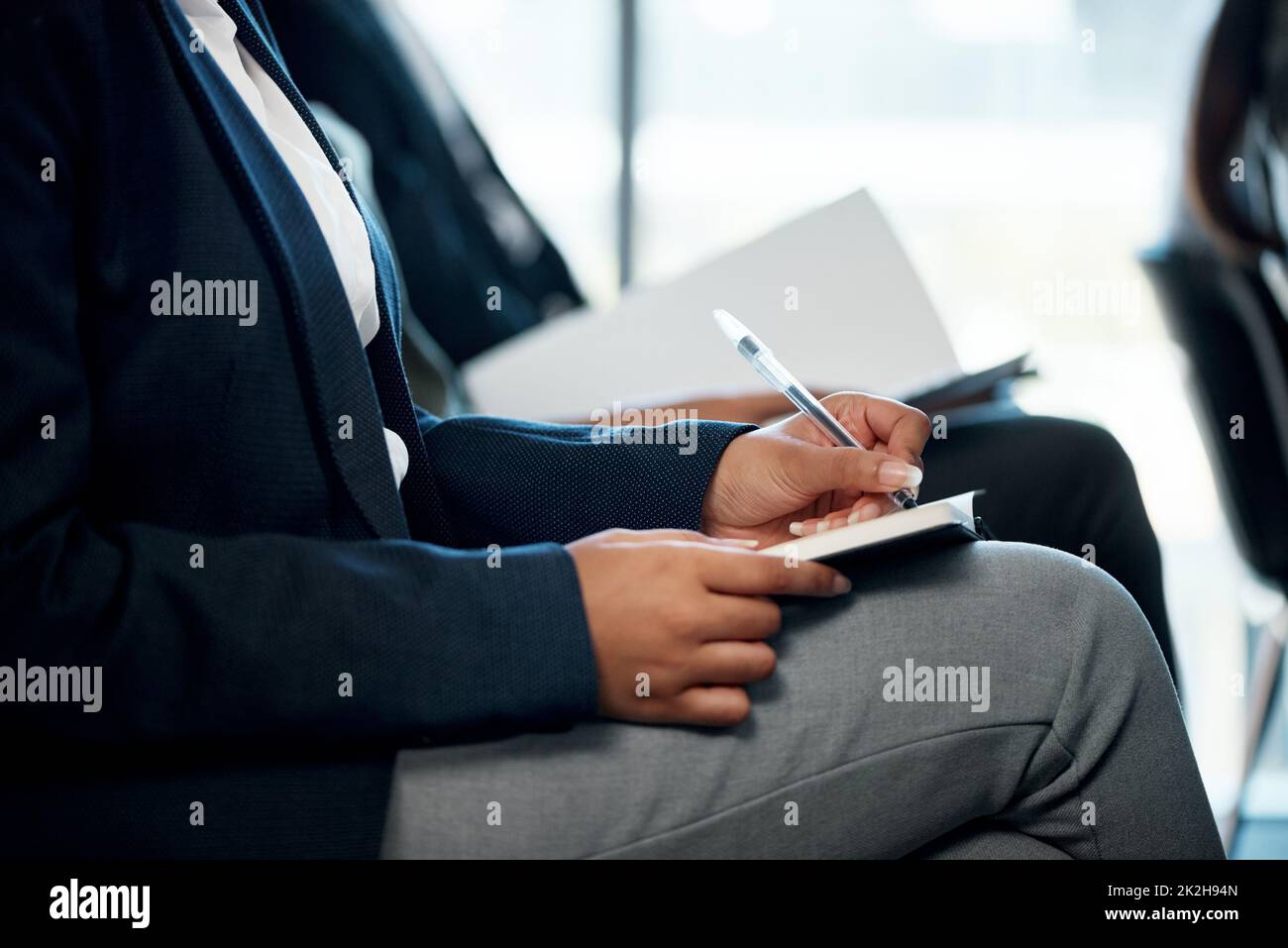 Office worker taking notes hi-res stock photography and images - Alamy