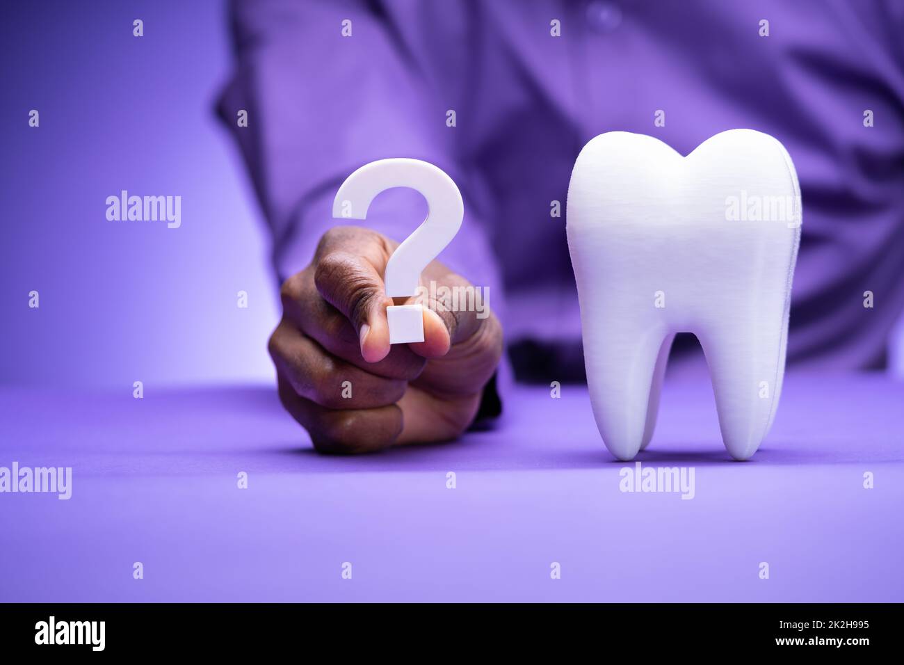 Man Dental Teeth Question Mark Stock Photo - Alamy