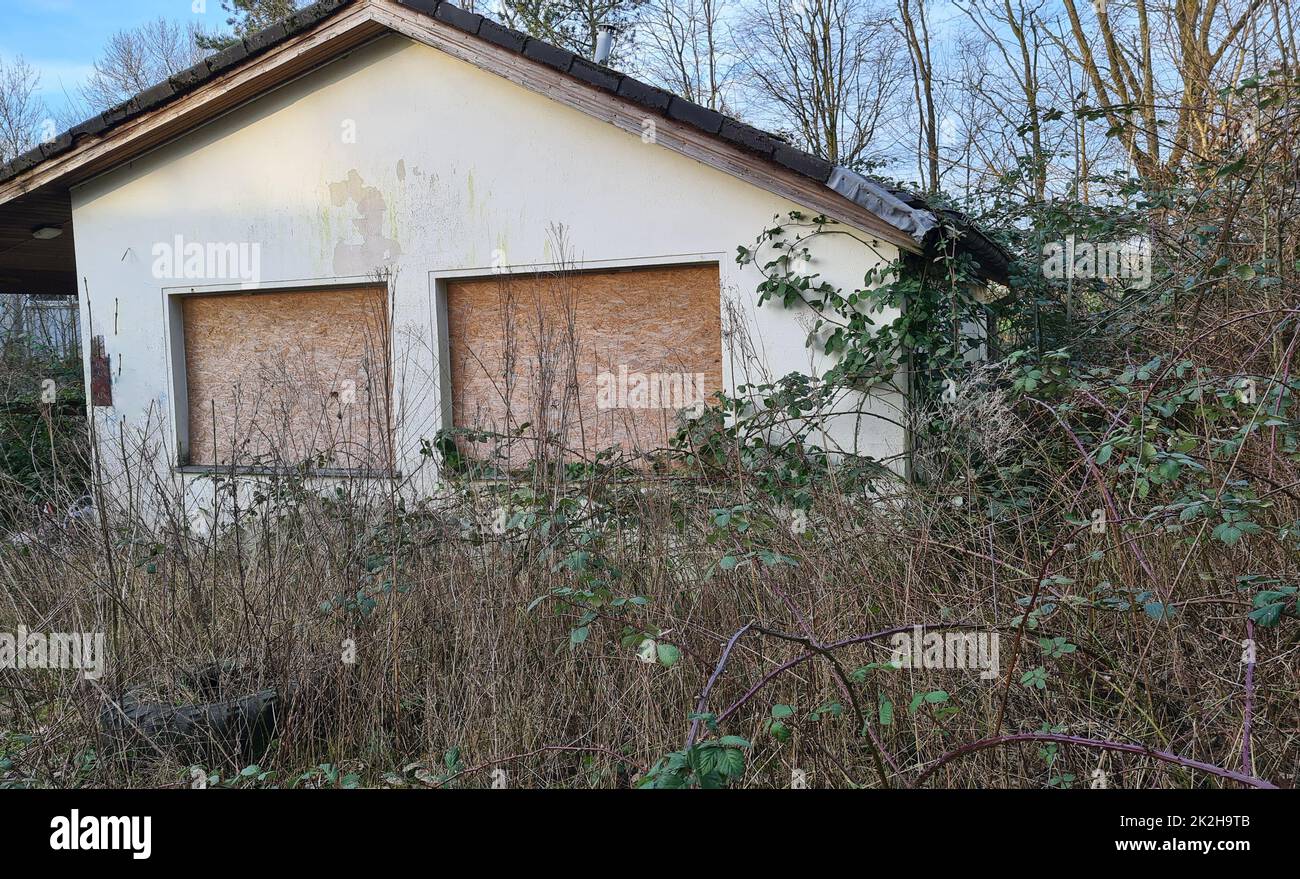 Old abandoned Lost Place a container housing Stock Photo - Alamy