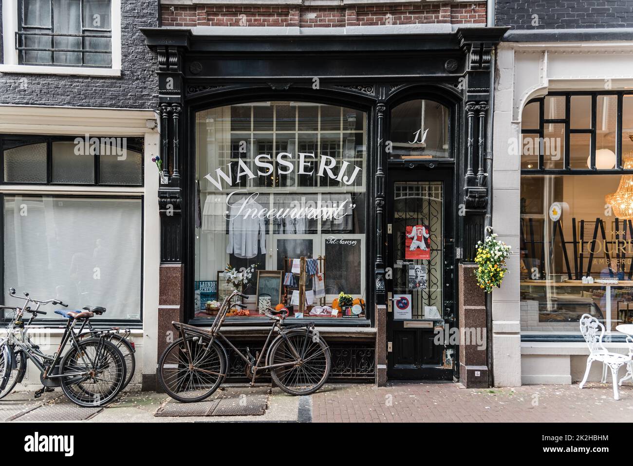 Storefront amsterdam bicycles hi-res stock photography and images - Alamy