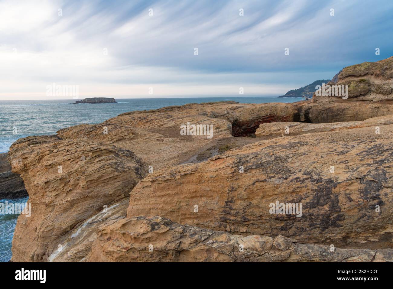 beach cliff with sea and sky of oregon nature Stock Photo - Alamy
