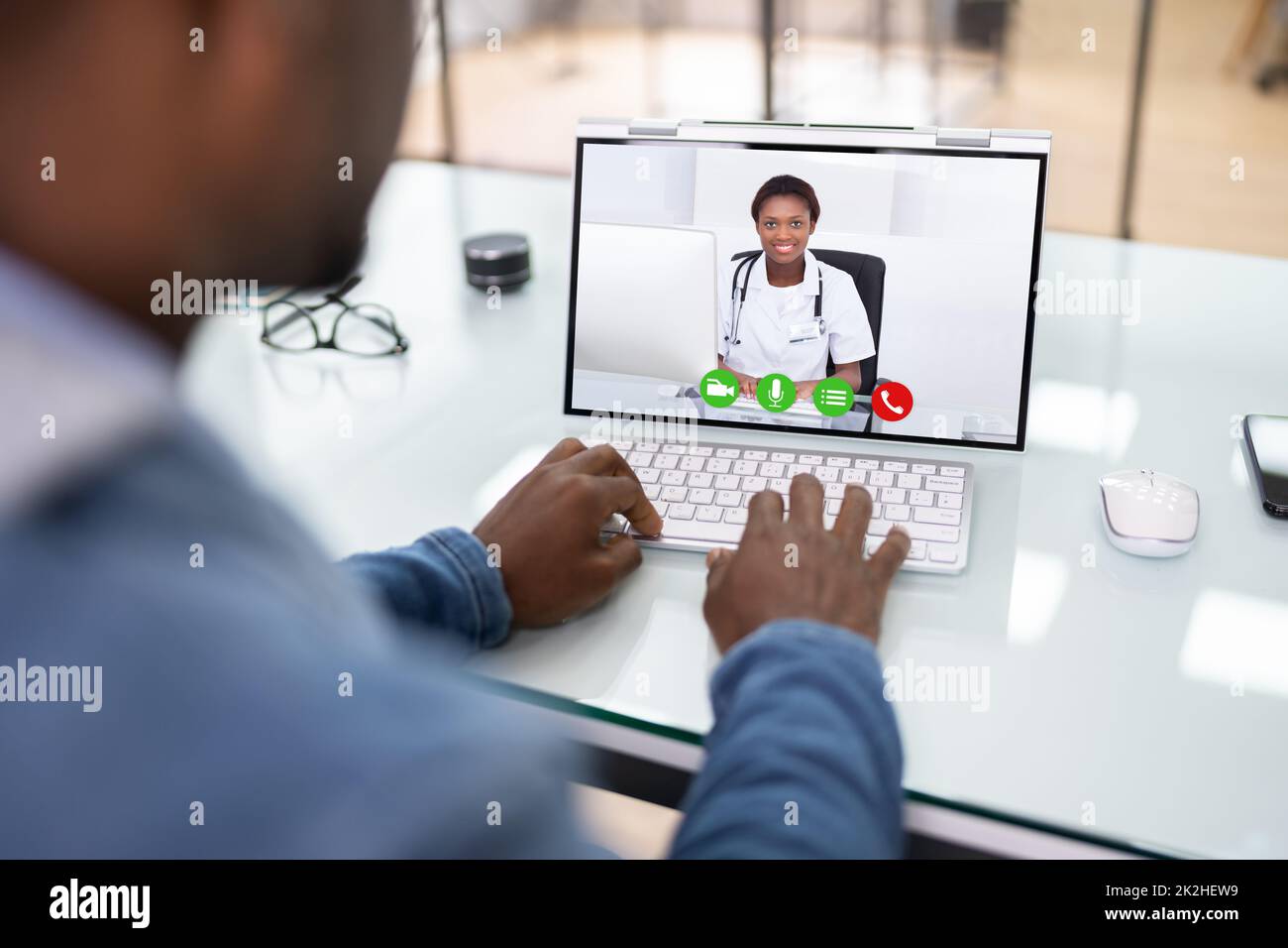 Telemedicine online hi-res stock photography and images - Alamy