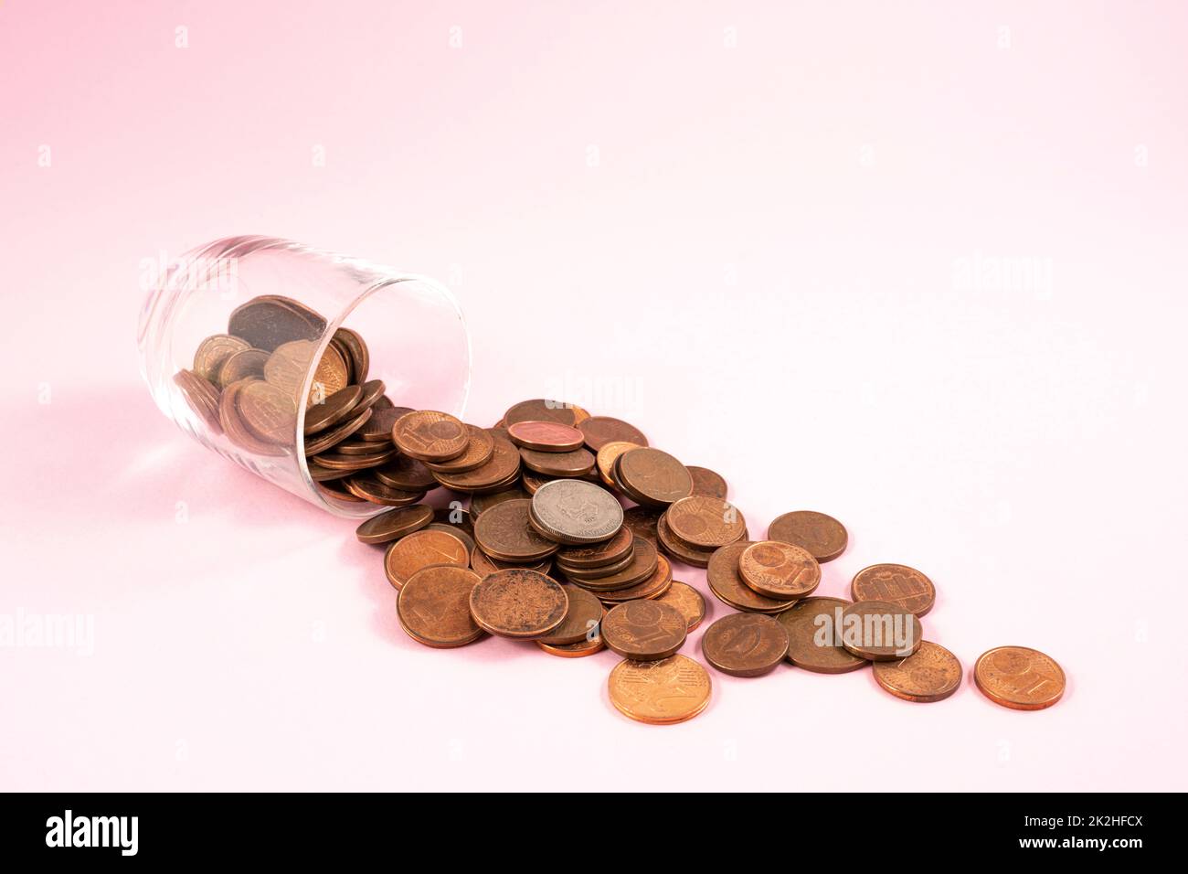 Spilled coins hi-res stock photography and images - Alamy Spilled coins hi-res stock photography and images - Alamy
