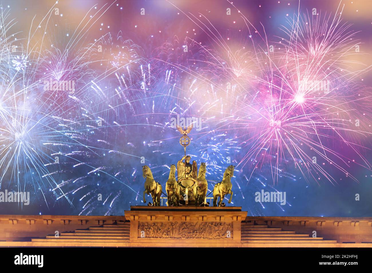 Celebration at Berlin Brandenburg Gate Stock Photo - Alamy