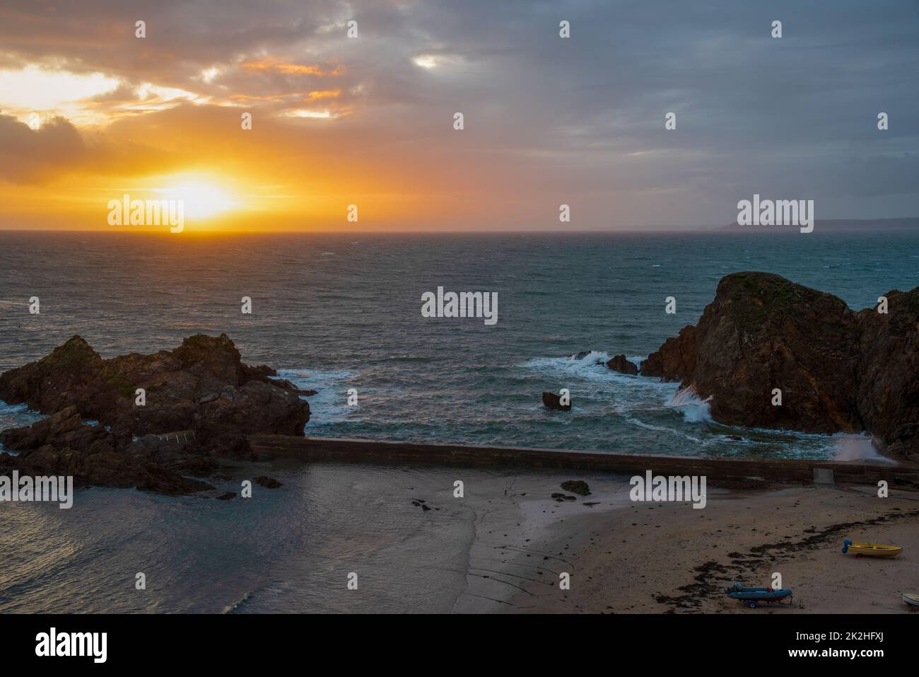 Village sunset uk hi-res stock photography and images - Alamy