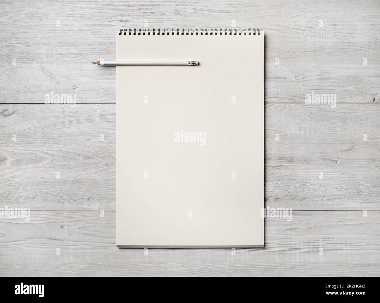 Blank notepad and pencil Stock Photo - Alamy