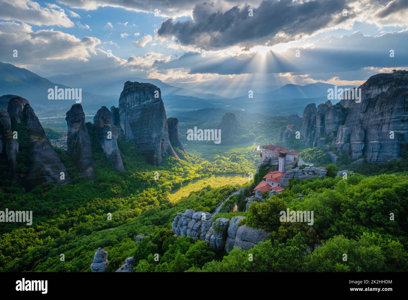 Sunset sky monasteries meteora hi-res stock photography and images - Alamy