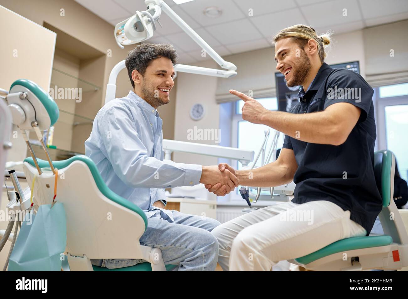 Smiling with teeth hi-res stock photography and images - Alamy