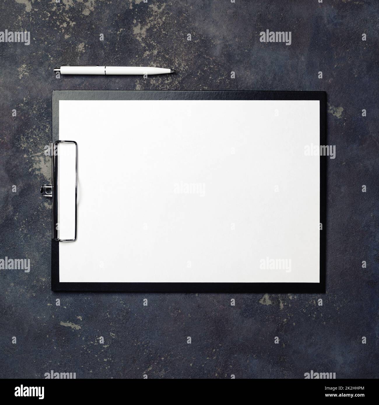 Clipboard empty paper sheet hi-res stock photography and images - Alamy
