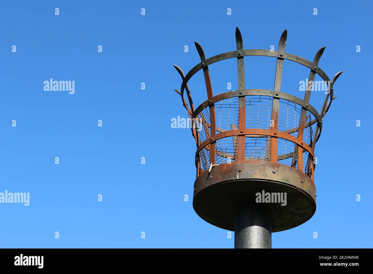 Fire basket hi-res stock photography and images - Alamy