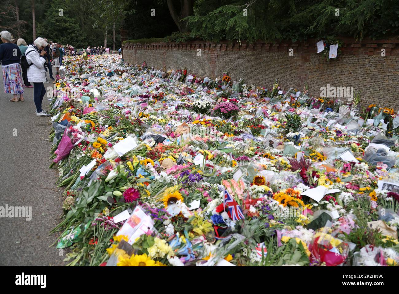 Flowers sandringham norwich gate hi-res stock photography and images ...