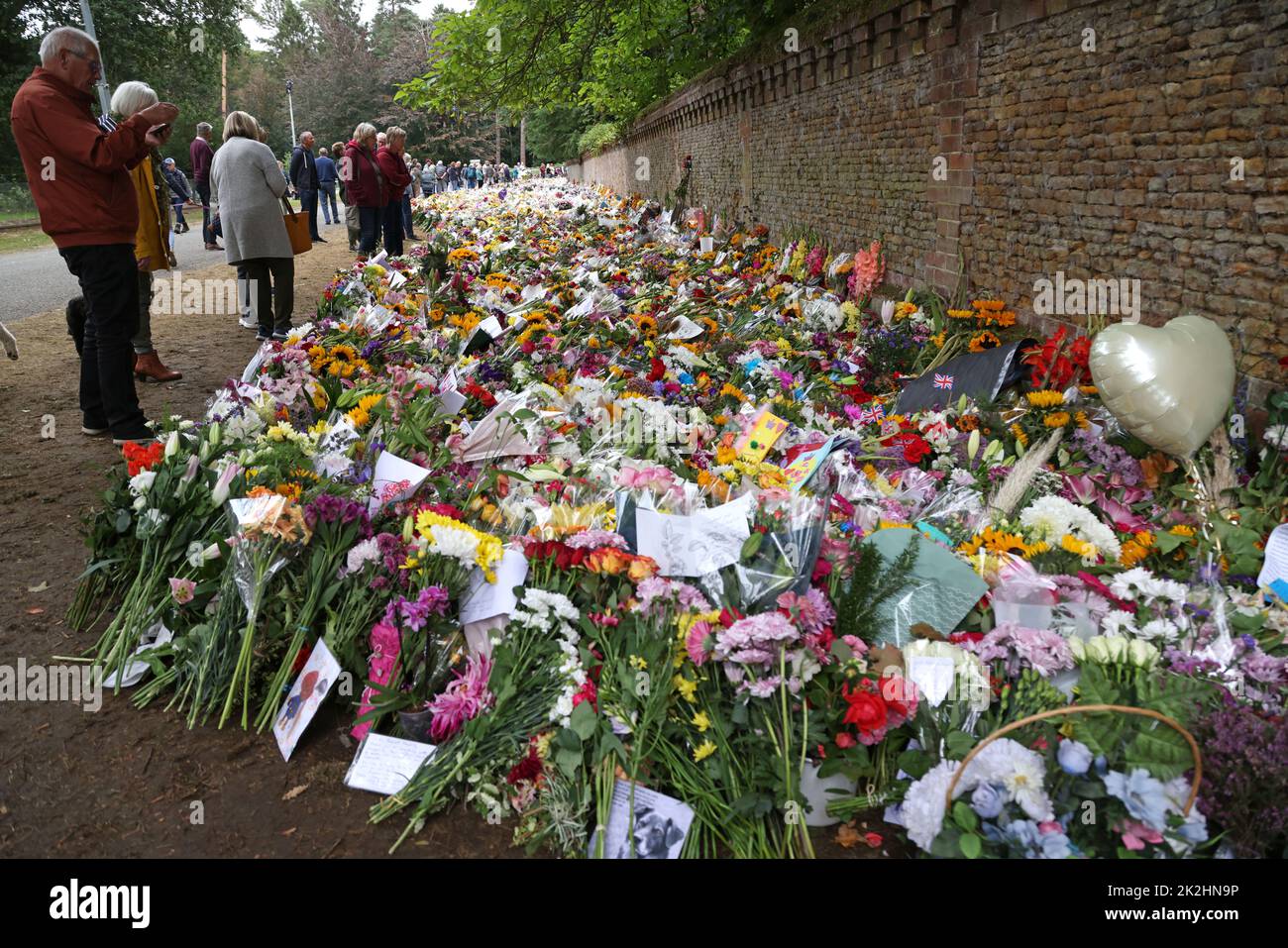 Flowers sandringham norwich gate hi-res stock photography and images ...