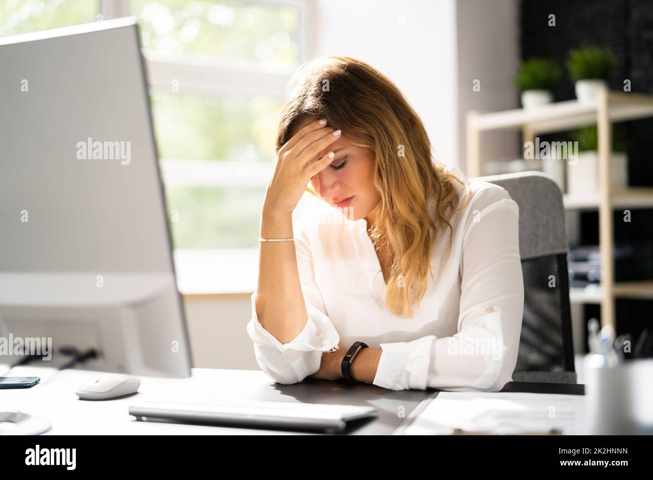 Sad worker hi-res stock photography and images - Alamy