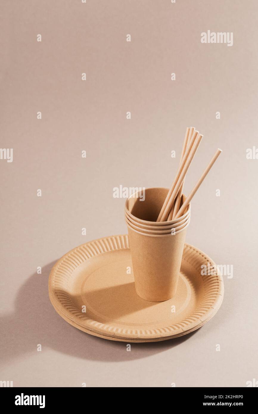 Disposable brown paper craft hi-res stock photography and images - Alamy