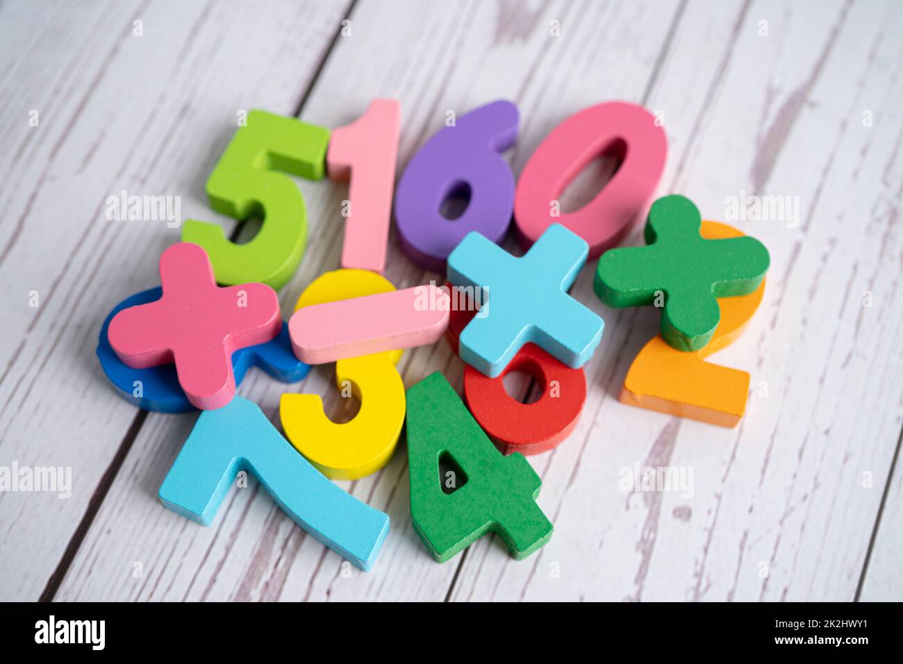 Kids learning maths hi-res stock photography and images - Alamy
