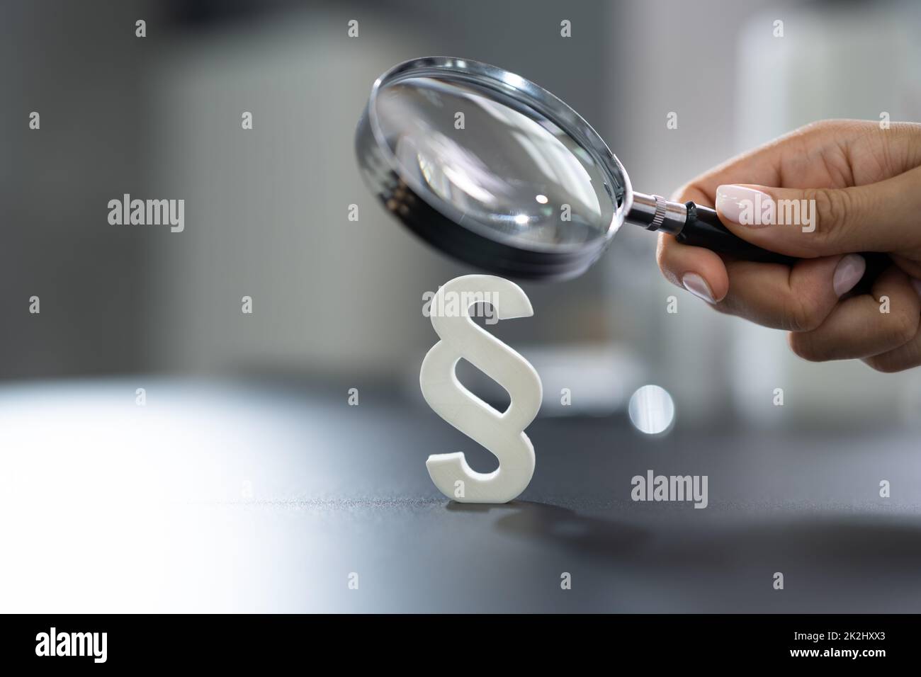 Paragraph Sign Or Law Symbol. Lawyer Litigation Stock Photo - Alamy