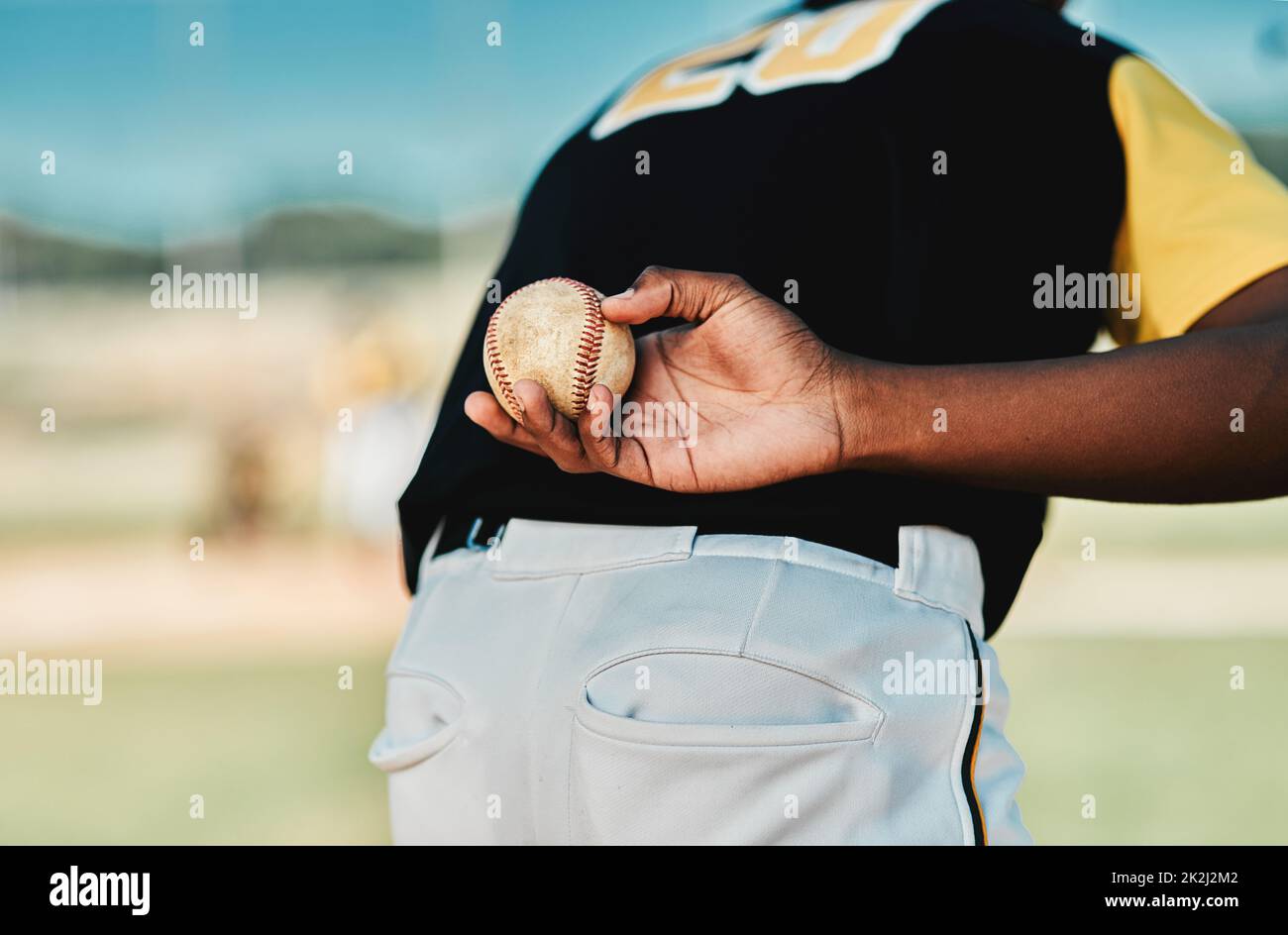 Teen boy pitching baseball hi-res stock photography and images - Alamy