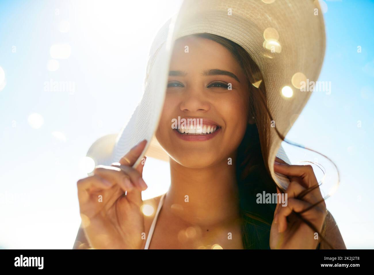 Sad woman beach hi-res stock photography and images - Alamy