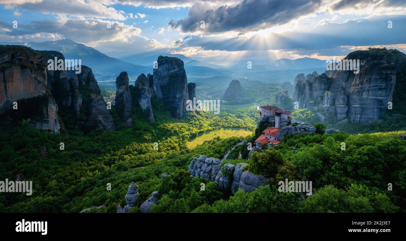 Monasteries of meteora sunset hi-res stock photography and images - Alamy