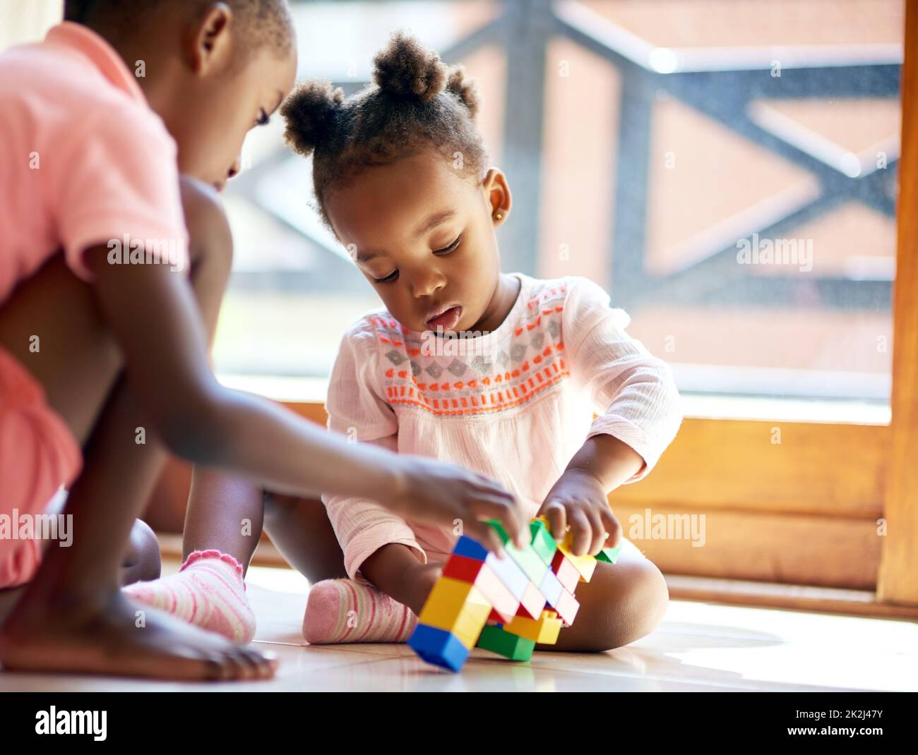 African american girl building blocks hi-res stock photography and ...