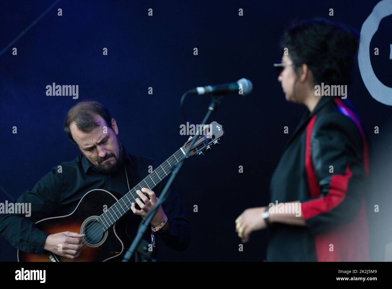 Virtuoso guitarist Gyan Riley playing with Grammy winner Arooj Aftab on ...