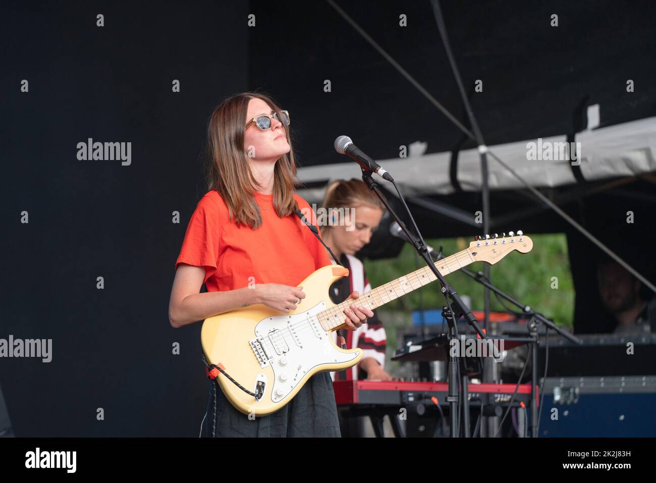 Polly Louise Mackey of Welsh band Art School Girlfriend playing a ...