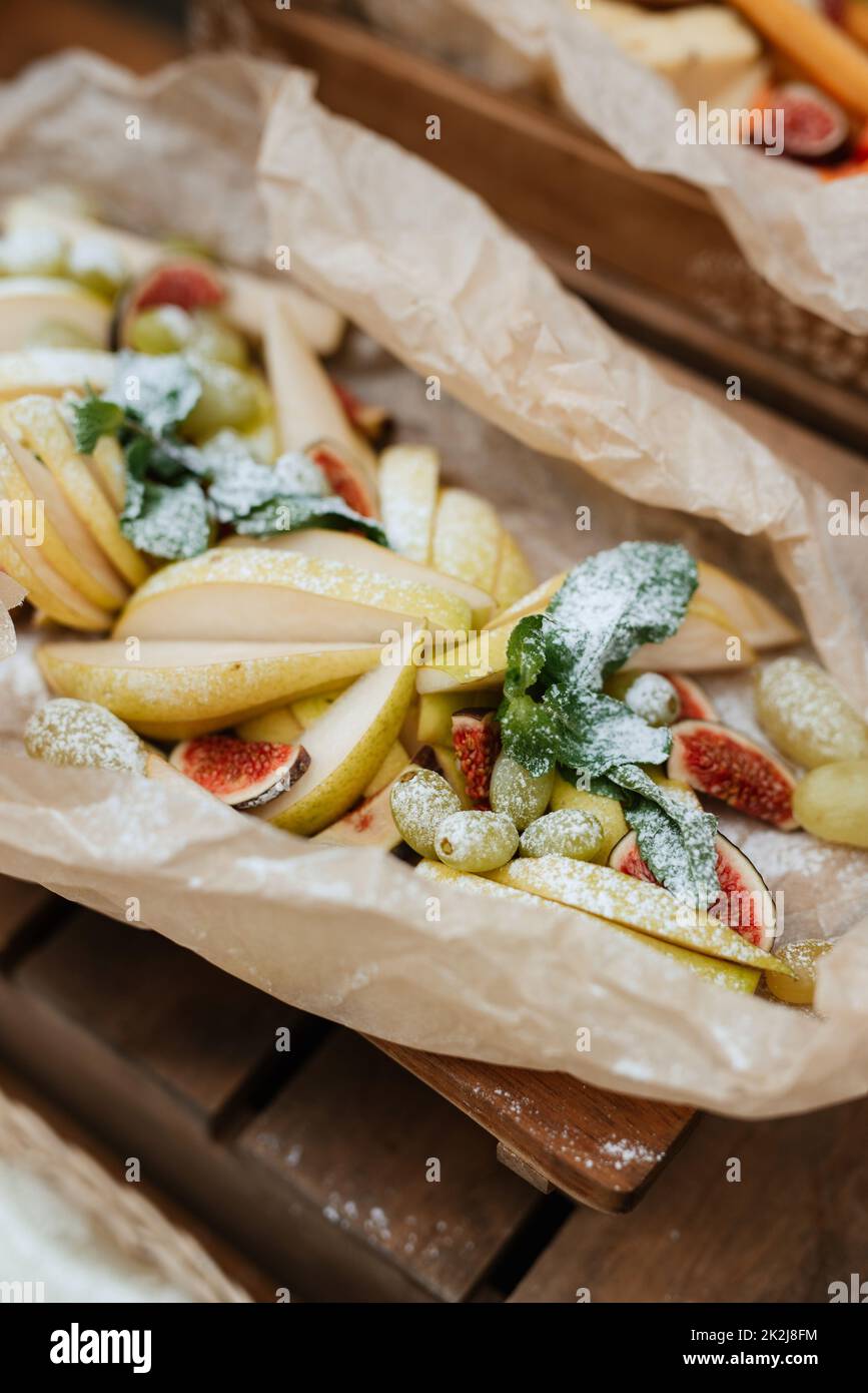 Welcome buffet hi-res stock photography and images - Alamy