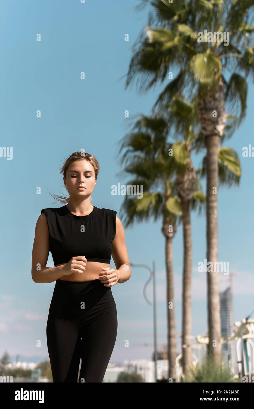 Athletic people running hi-res stock photography and images - Alamy