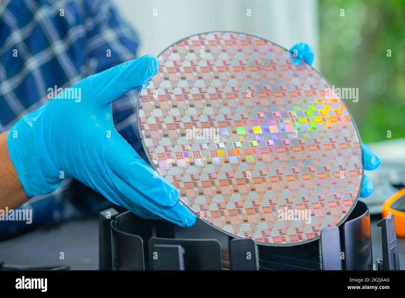 Silicon wafer for manufacturing semiconductor of integrated circuit Stock Photo - Alamy