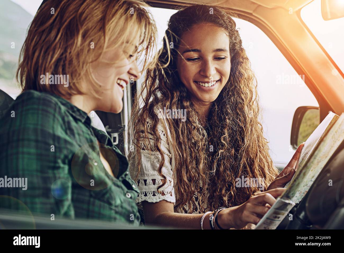 Reading map inside car hi-res stock photography and images - Alamy