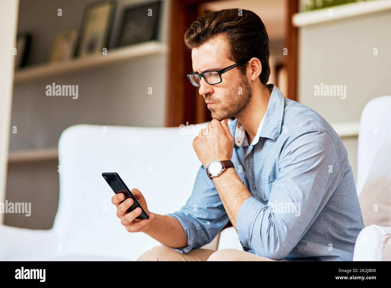 Confused man and technology hi-res stock photography and images - Alamy Confused man and technology hi-res stock photography and images - Alamy