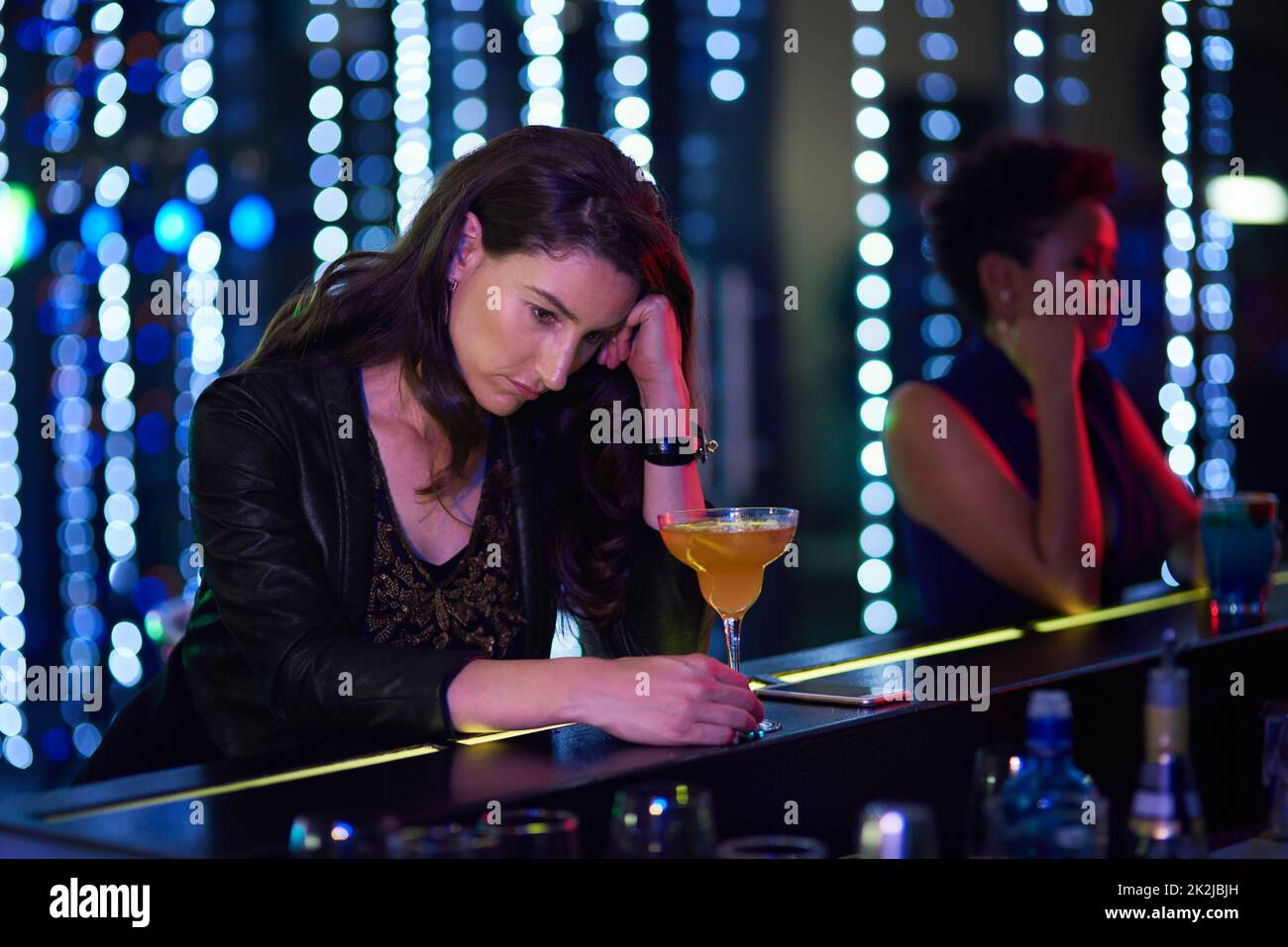 Young caucasian woman bar hi-res stock photography and images - Alamy