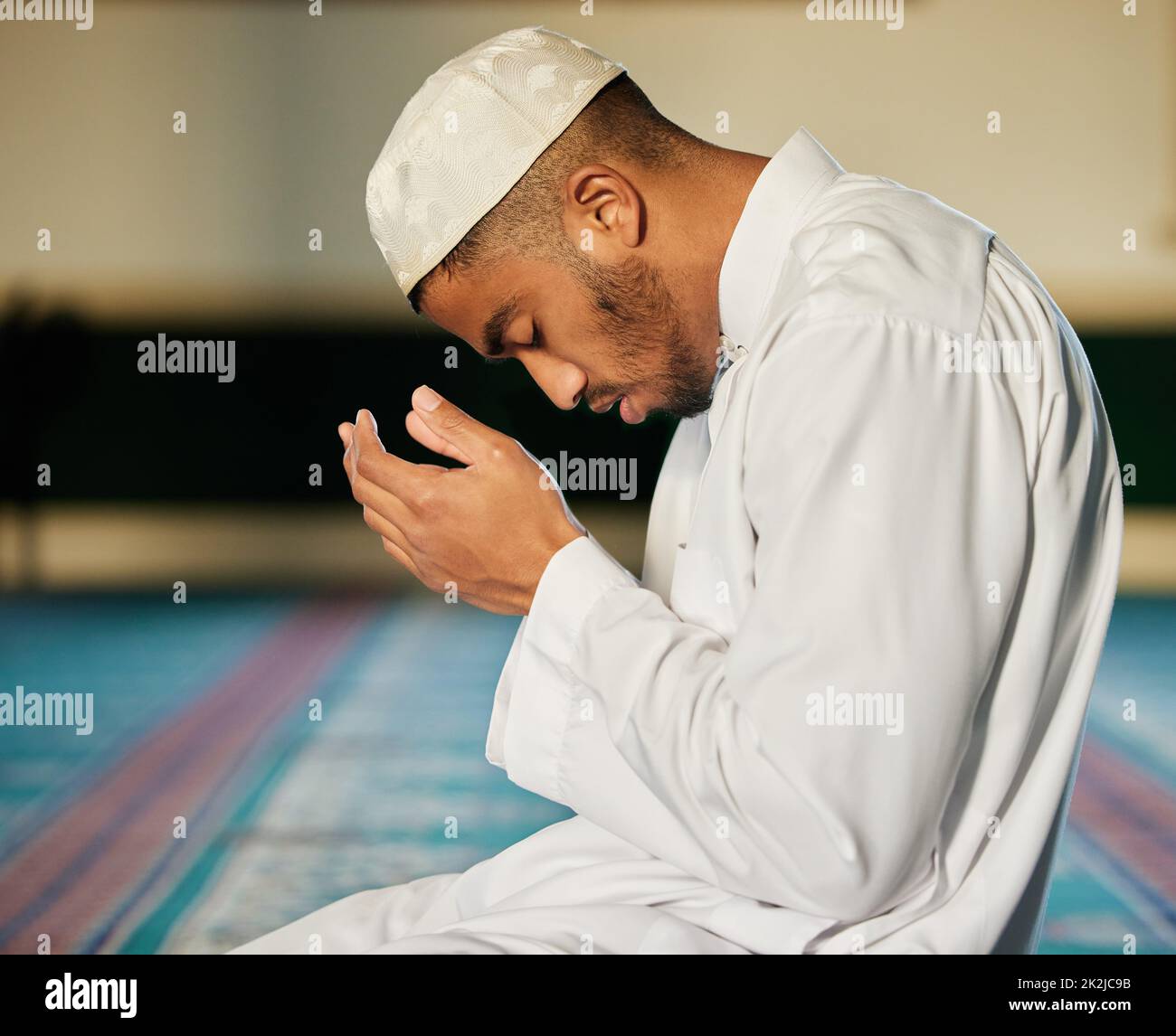 Muslim male hi-res stock photography and images - Alamy