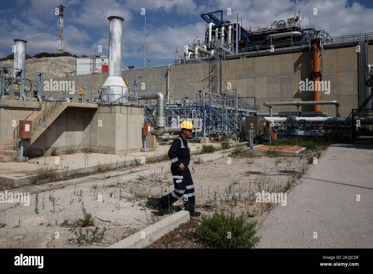 Revithoussa hi-res stock photography and images - Alamy